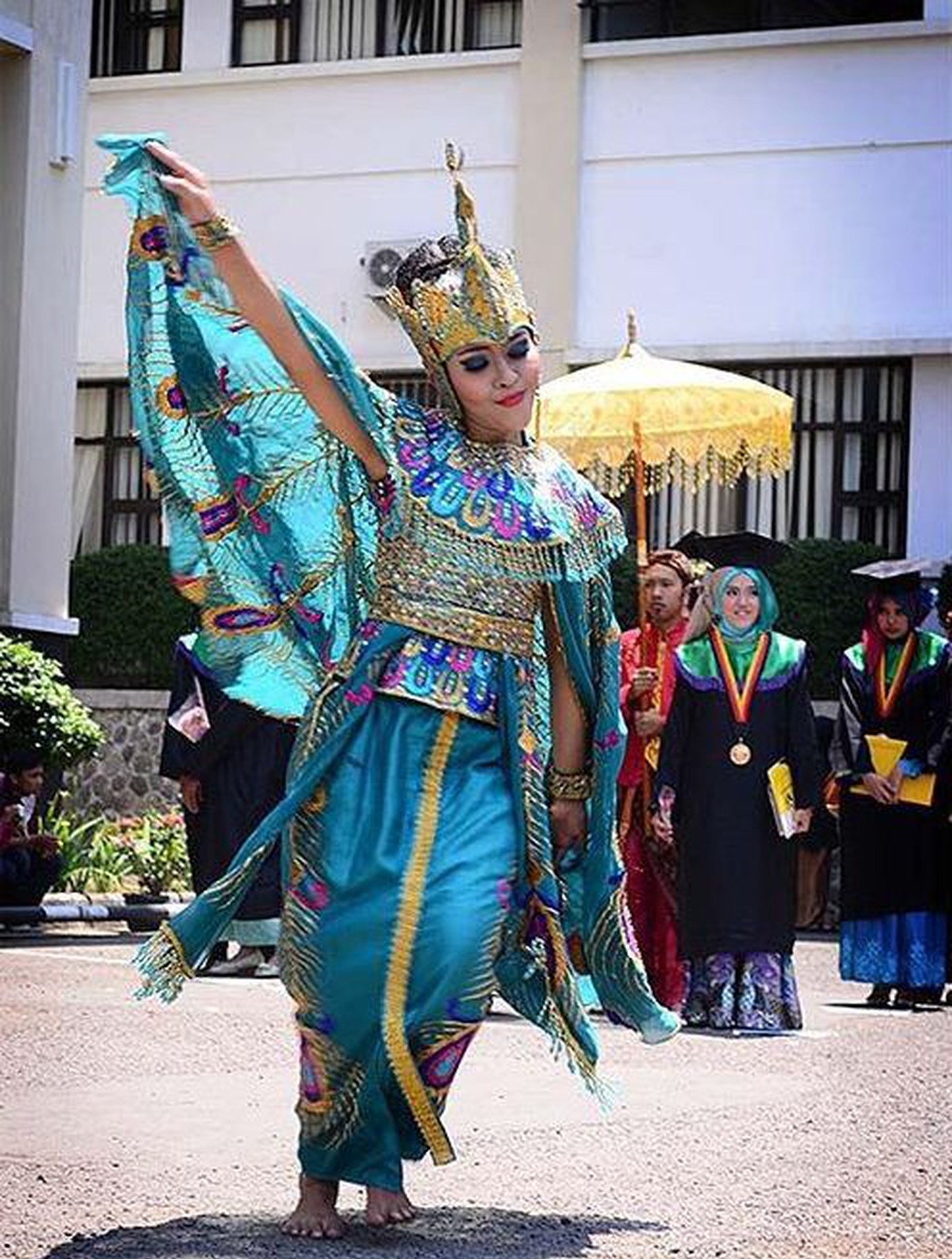 HOME - Travelling Indonesia
